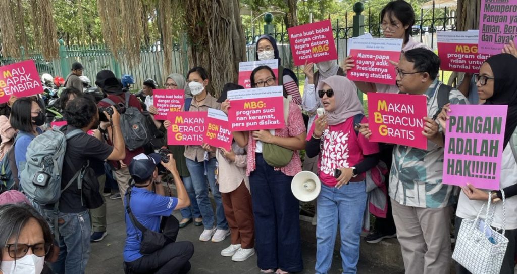 Aksi Koalisi Gerak Warga Tolak MBG Ribuan Anak Jadi Korban, Program ...